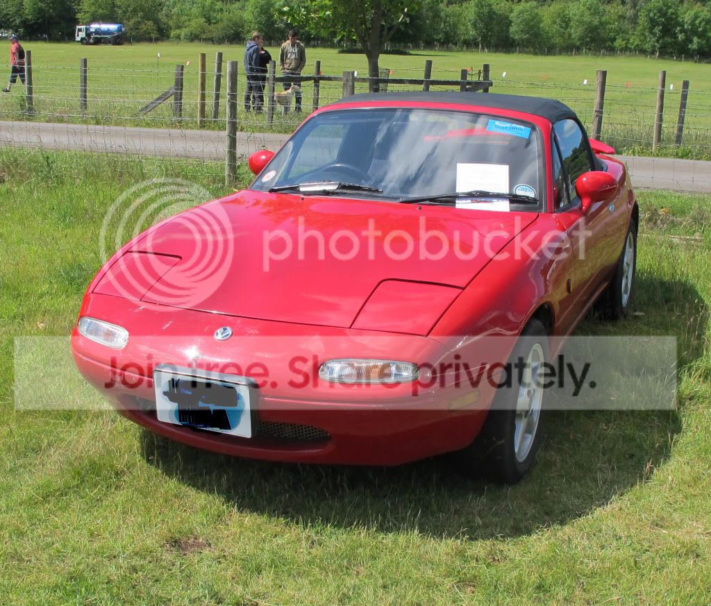 Red MK1 Auto Roadster - Spotted - MX-5 Owners Club Forum